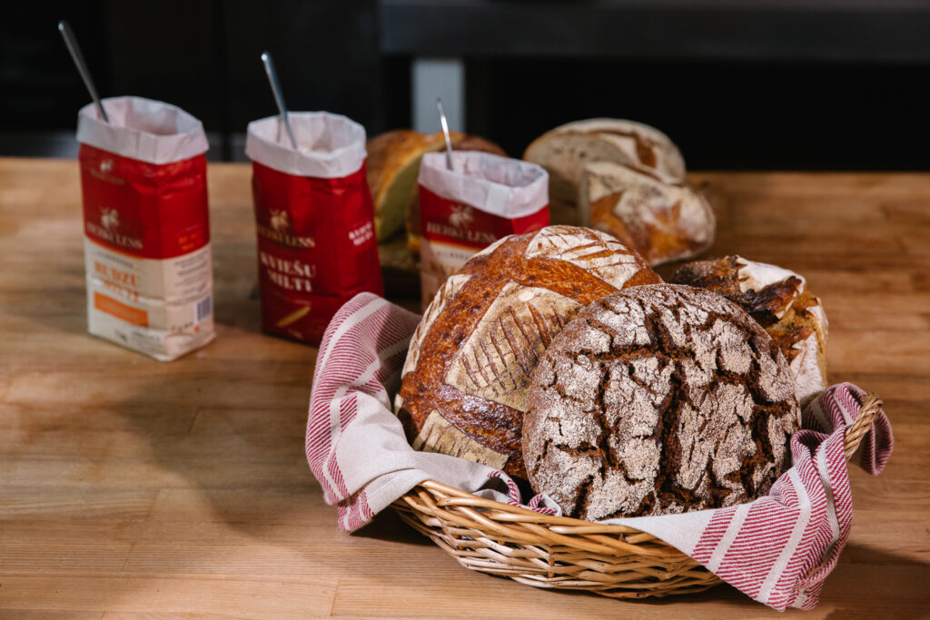 Dabīgā ierauga maize — Rīgas Dzirnavnieks