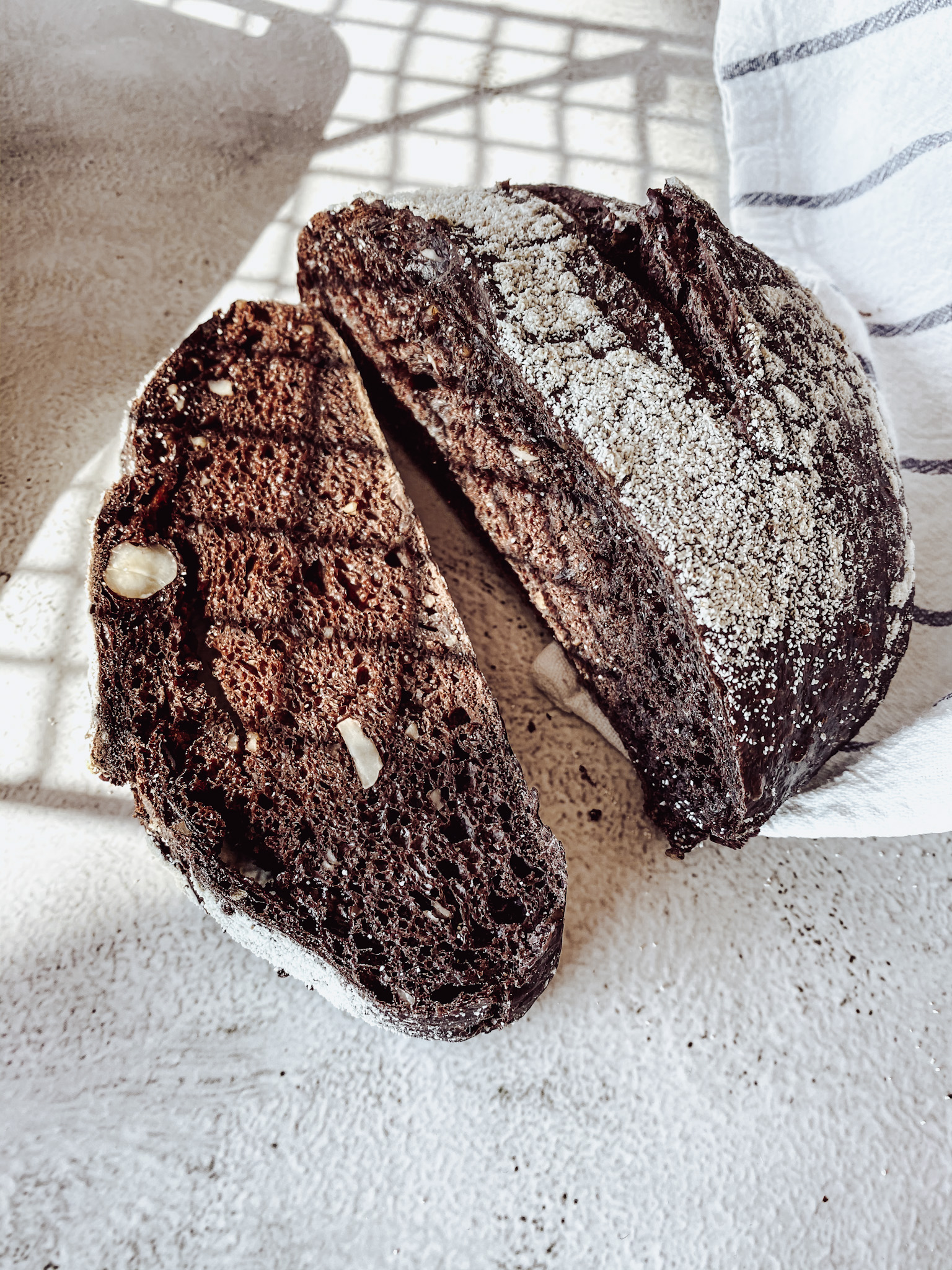 Šokolādes skābmaize — Rīgas Dzirnavnieks